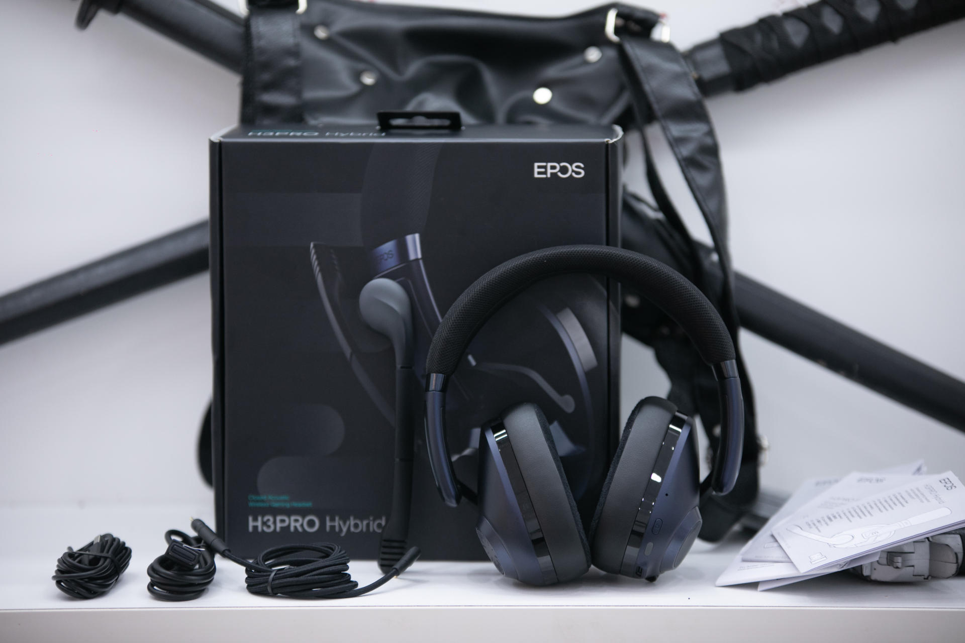 全封闭，更沉浸：EPOS音珀H3PRO Hybrid头戴耳机-识物